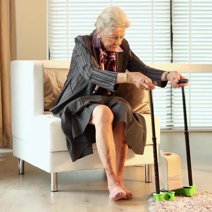 Cheddar on LinkedIn: This device helps you put compression socks on. Cheddar on LinkedIn: This device helps you put compression socks on.