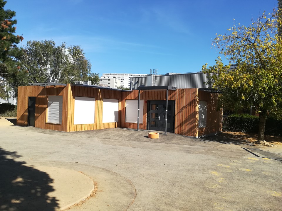 Une belle salle de classe Algeco en Bretagne Une belle salle de classe Algeco en Bretagne