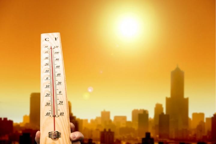 Beat The Heat! Tips on Surviving Extremely Hot Temperatures & Heat Waves Beat The Heat! Tips on Surviving Extremely Hot Temperatures & Heat Waves
