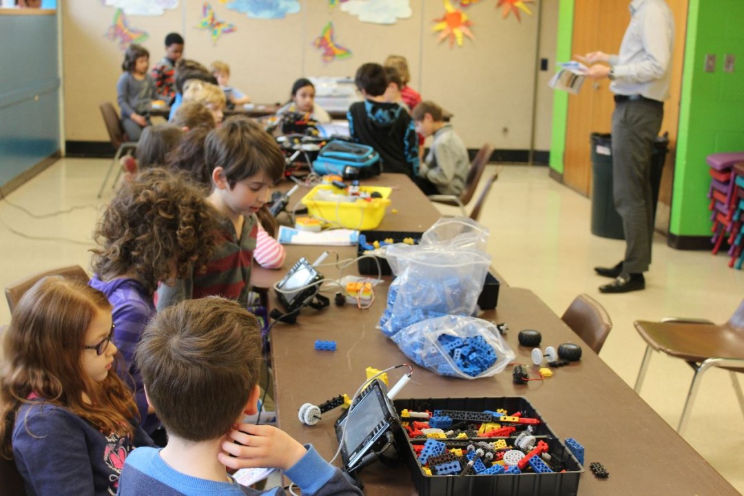 7 Reasons Why Robotics Should be Taught in Schools 7 Reasons Why Robotics Should be Taught in Schools