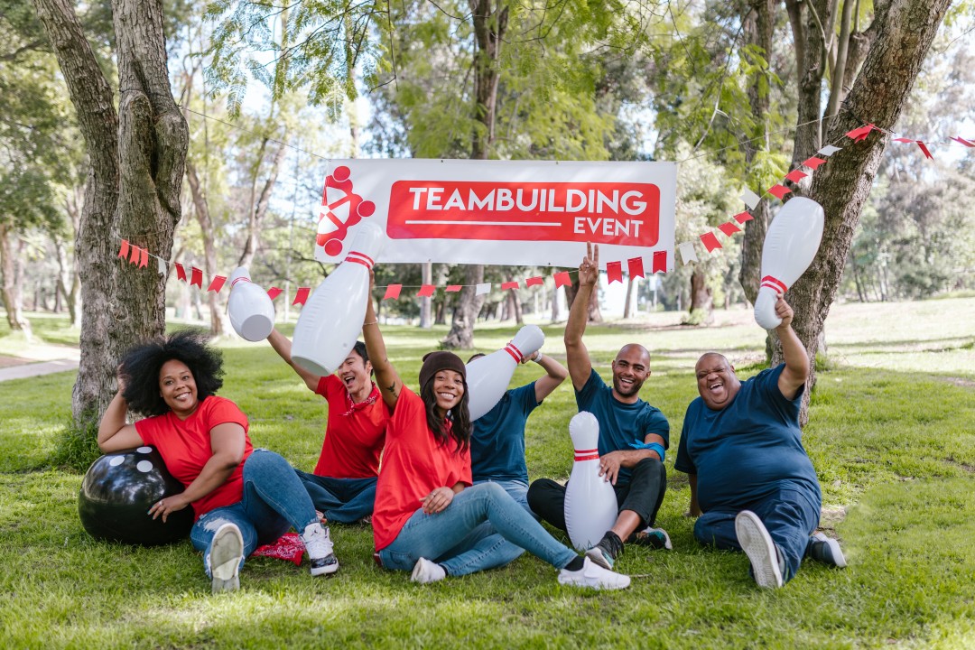 Advantages and Disadvantages of Team Building Advantages and Disadvantages of Team Building