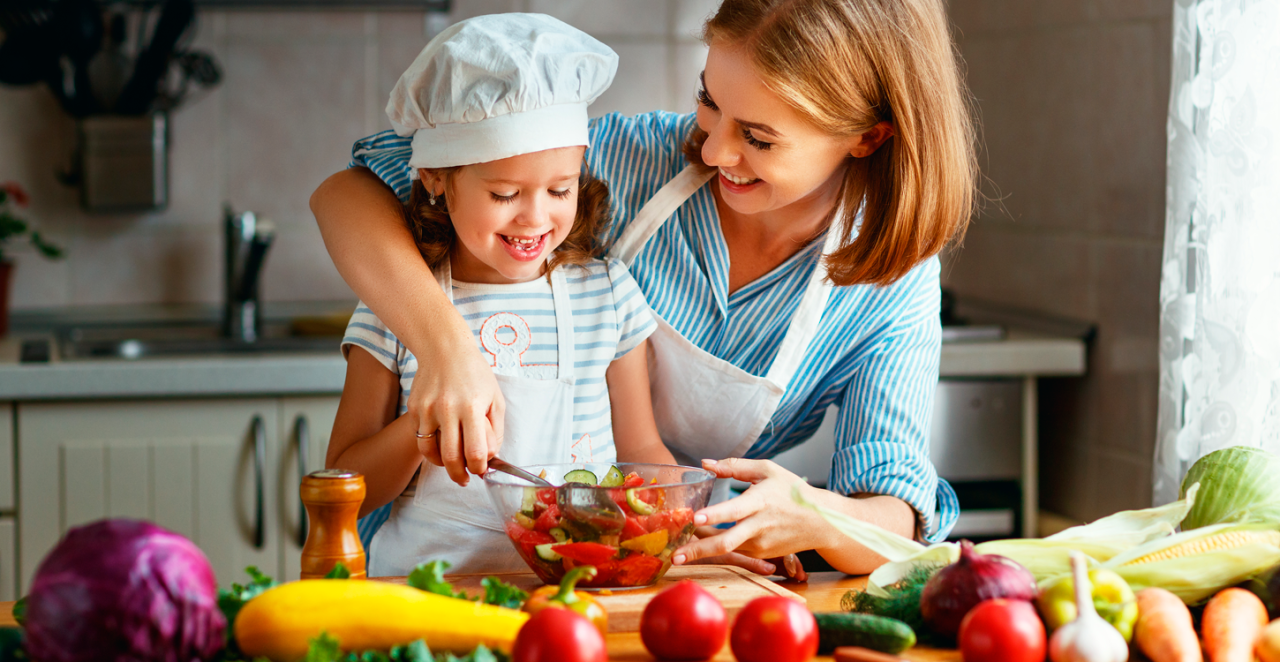 5 TIPS PARA UNA NUTRICIÓN INFANTIL SALUDABLE 5 TIPS PARA UNA NUTRICIÓN INFANTIL SALUDABLE