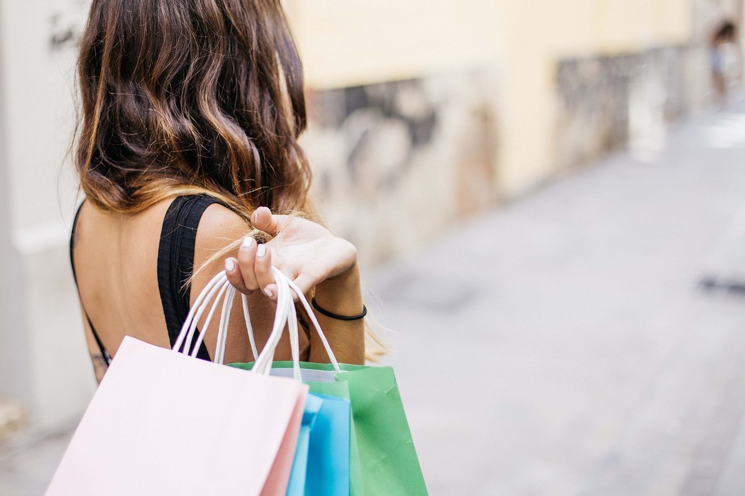 ¿SABES POR QUÉ COMPRAMOS REALMENTE? ¿SABES POR QUÉ COMPRAMOS REALMENTE?