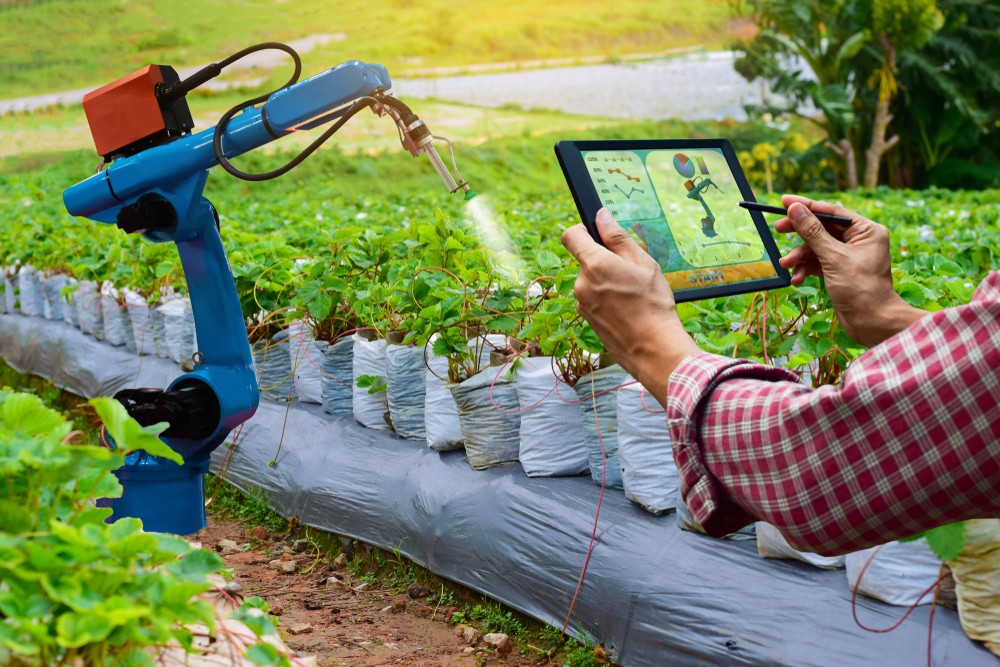 Top 10 agricultural robots that automate the business of growing food Top 10 agricultural robots that automate the business of growing food