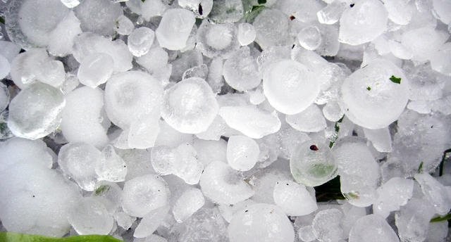 Nooit meer schieten met hagel: Account Based Marketing en Sales. Nooit meer schieten met hagel: Account Based Marketing en Sales.
