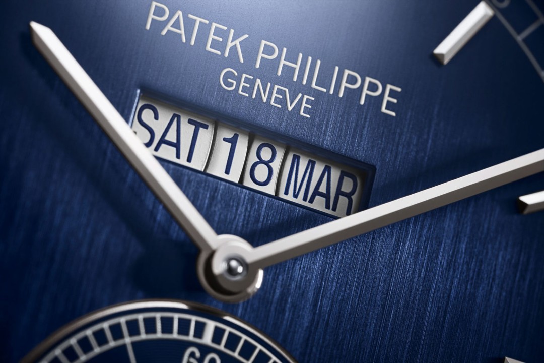 Le nouveau QP de Patek Philippe avec un guichet en ligne (jour, date, mois) Le nouveau QP de Patek Philippe avec un guichet en ligne (jour, date, mois)