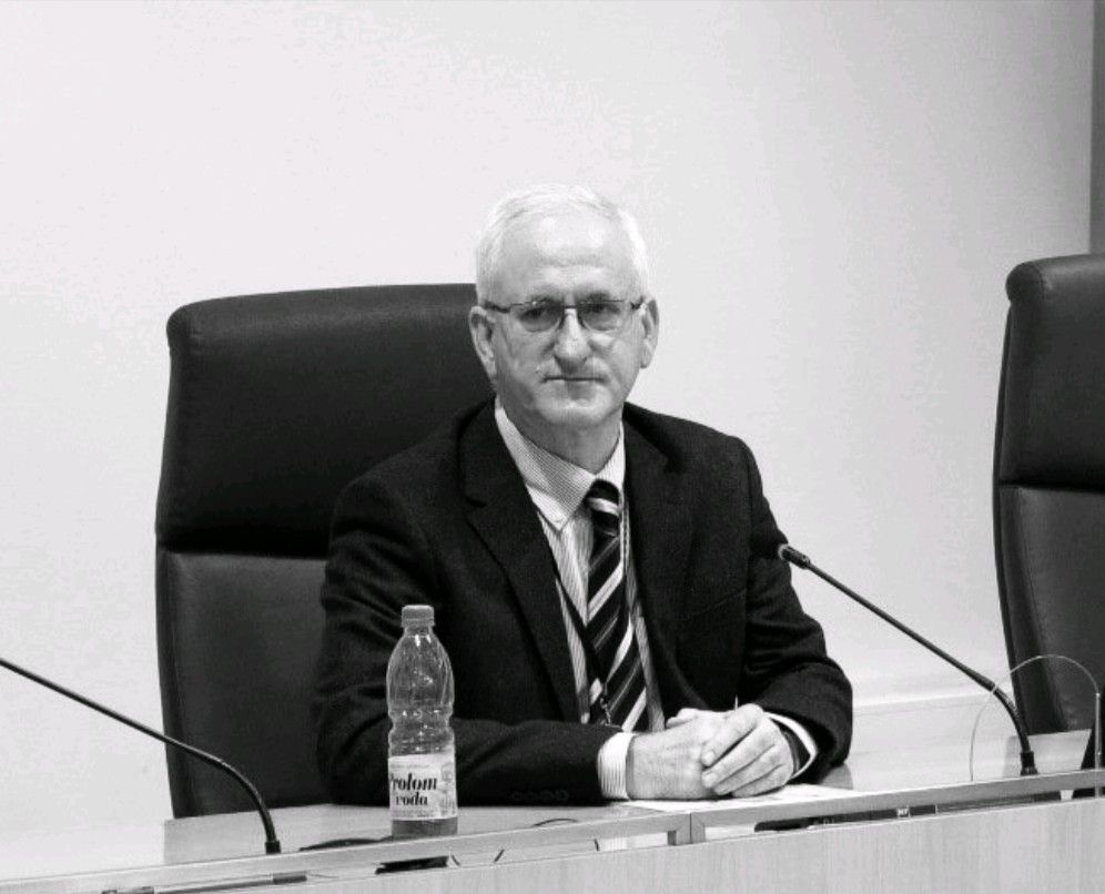 Hikmet Karcic on LinkedIn: Prof. dr. Fikret Karčić (1955-2022) Danas 16 ... Hikmet Karcic on LinkedIn: Prof. dr. Fikret Karčić (1955-2022) Danas 16 ...