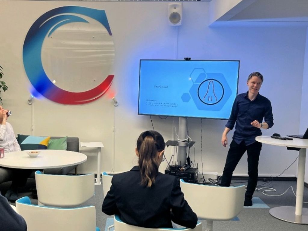 Mikael Koli on LinkedIn: I was presenting Rocketry at a Circles Tech ... Mikael Koli on LinkedIn: I was presenting Rocketry at a Circles Tech ...