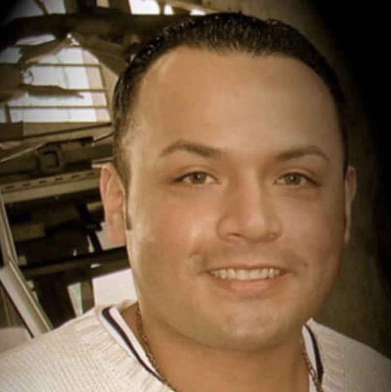 Axel Hernandez - Artist - ARRIBAS BROTHERS | LinkedIn Axel Hernandez - Artist - ARRIBAS BROTHERS | LinkedIn