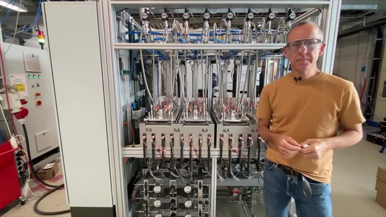 Lukas Zobel on LinkedIn: 32 parallel high throughput batch reactor for ... Lukas Zobel on LinkedIn: 32 parallel high throughput batch reactor for ...