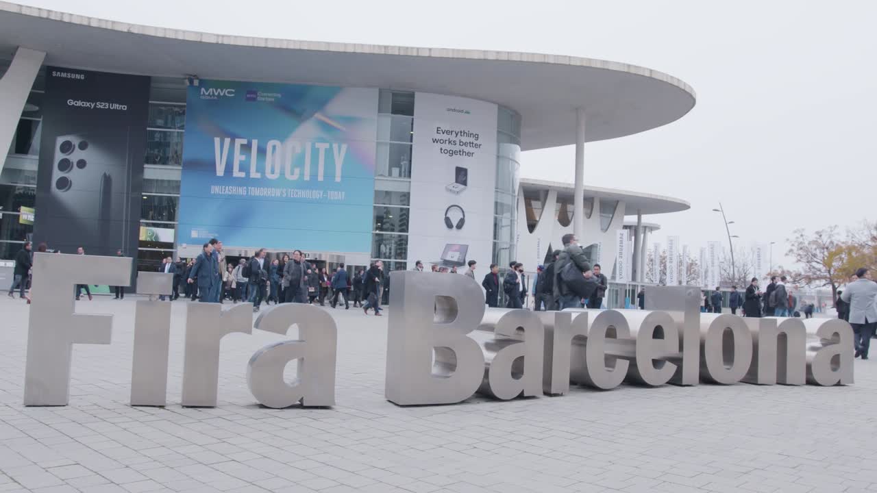 Infineon Technologies on LinkedIn: #ar #mwc23 #digitalization # ... Infineon Technologies on LinkedIn: #ar #mwc23 #digitalization # ...