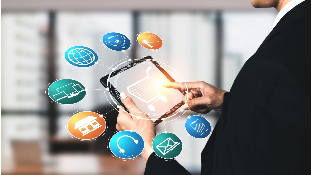 Benefits And Challenges of Omnichannel Banking Benefits And Challenges of Omnichannel Banking