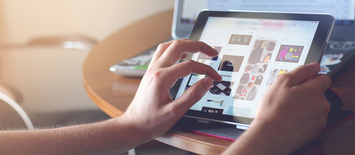 eCommerce – Advantages and Disadvantages eCommerce – Advantages and Disadvantages