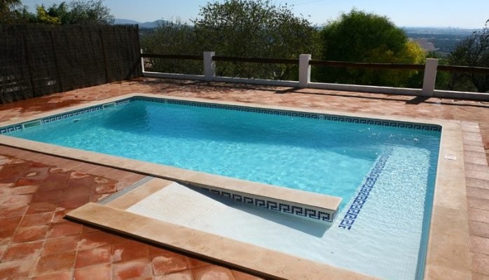 WANT TO BUILD YOUR DREAM POOL WANT TO BUILD YOUR DREAM POOL