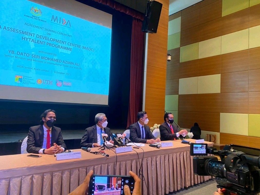 Sawal Hamid Md Ali on LinkedIn: HyTalent is a hybrid program that ... Sawal Hamid Md Ali on LinkedIn: HyTalent is a hybrid program that ...