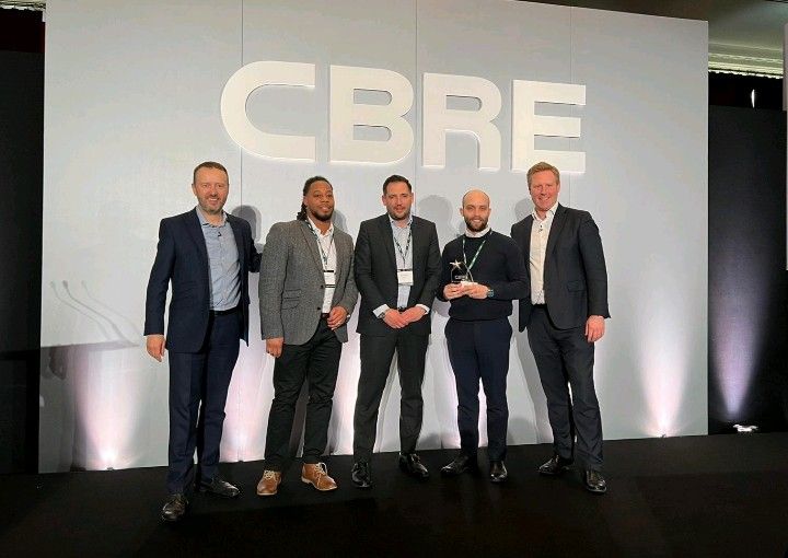 Alisdair Cannon on LinkedIn: #leadership #team #cbre #awardwinning | 36 ... Alisdair Cannon on LinkedIn: #leadership #team #cbre #awardwinning | 36 ...
