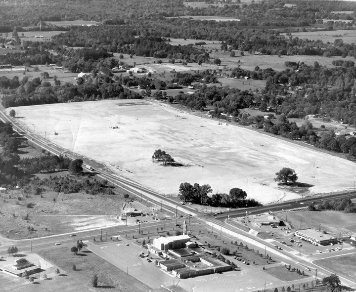 Candace Foster on LinkedIn: Broadway Square Mall in 1972.. Who can ... Candace Foster on LinkedIn: Broadway Square Mall in 1972.. Who can ...