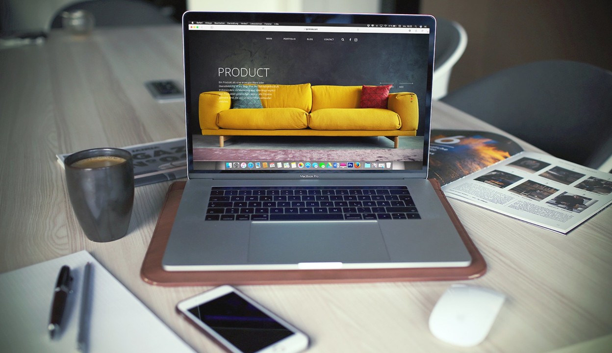4 Advantages of Hiring a Virtual Assistant 4 Advantages of Hiring a Virtual Assistant