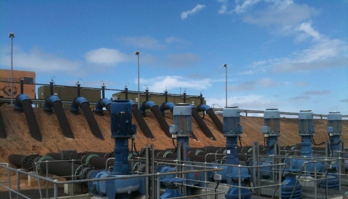Benchmarking energy efficiency of pumps for water and wastewater Benchmarking energy efficiency of pumps for water and wastewater