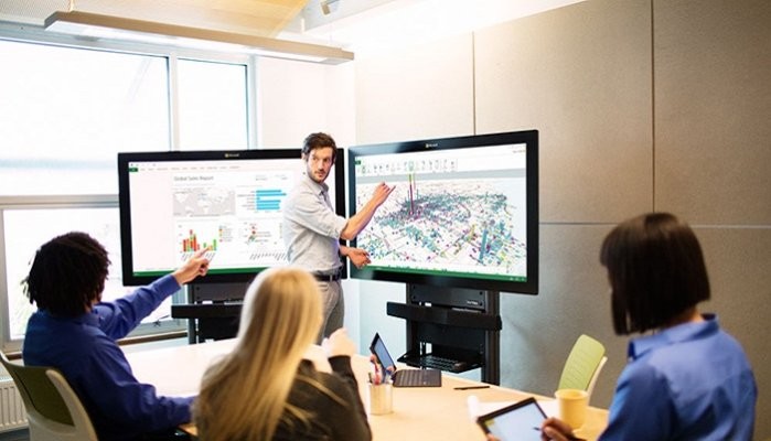 Win customers’ hearts and minds Win customers’ hearts and minds