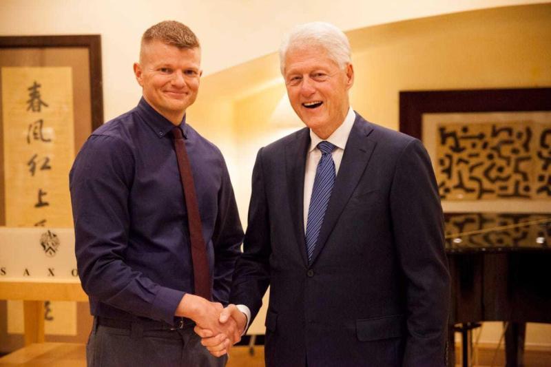 Michal Rahfaldt on LinkedIn: My chill with the Bill. Michal Rahfaldt on LinkedIn: My chill with the Bill.