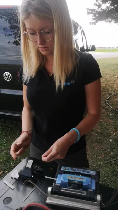 Christopher Markowitz on LinkedIn: FIBER OPTIC GIRL POWER Amélie ... Christopher Markowitz on LinkedIn: FIBER OPTIC GIRL POWER Amélie ...