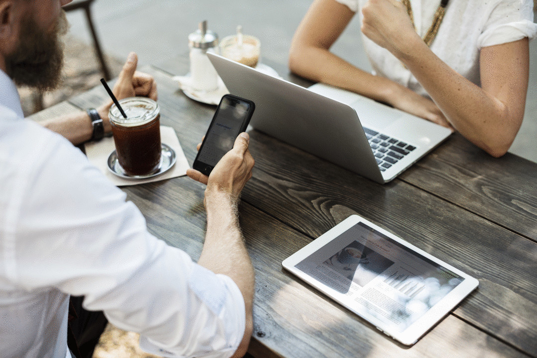 Universities vs workplaces: Bridging the gap Universities vs workplaces: Bridging the gap