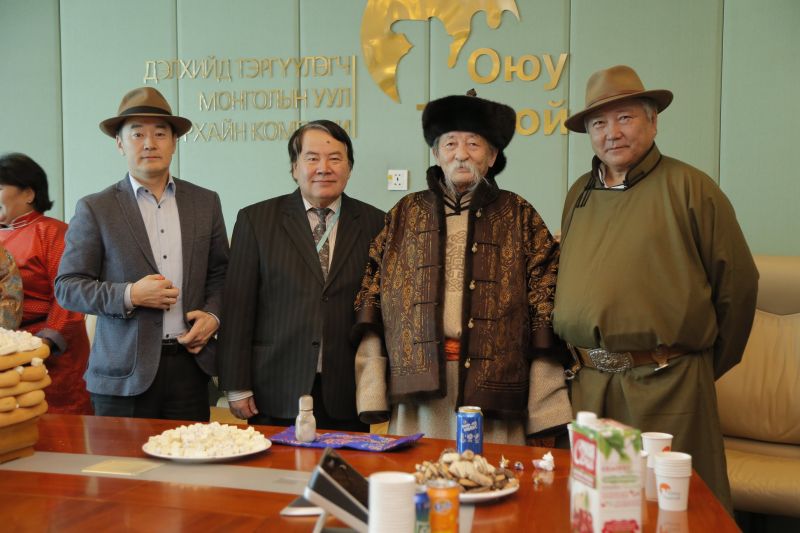 Batkhuyag Naigal, Ph.D. в LinkedIn: 4 жилийн өмнө Оюутолгойн ордыг ... Batkhuyag Naigal, Ph.D. в LinkedIn: 4 жилийн өмнө Оюутолгойн ордыг ...