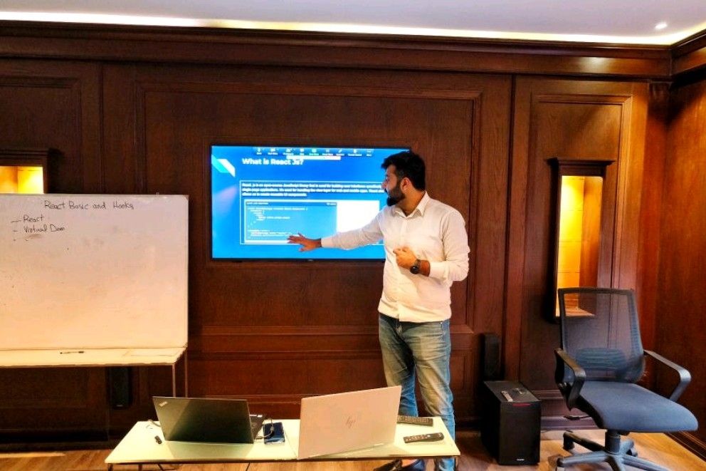 Muhammad Arslan Tariq on LinkedIn: #react #reactjs #reactnative #hooks ... Muhammad Arslan Tariq on LinkedIn: #react #reactjs #reactnative #hooks ...