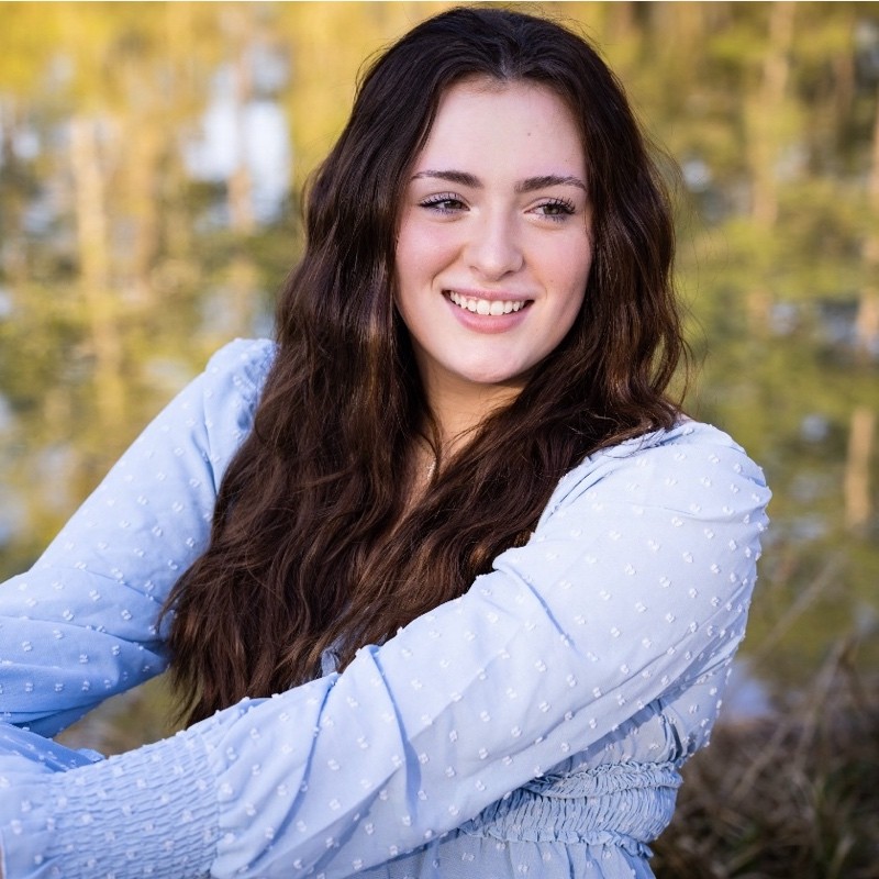 Jada Young - Gallery Attendant - LXArtworks | LinkedIn Jada Young - Gallery Attendant - LXArtworks | LinkedIn