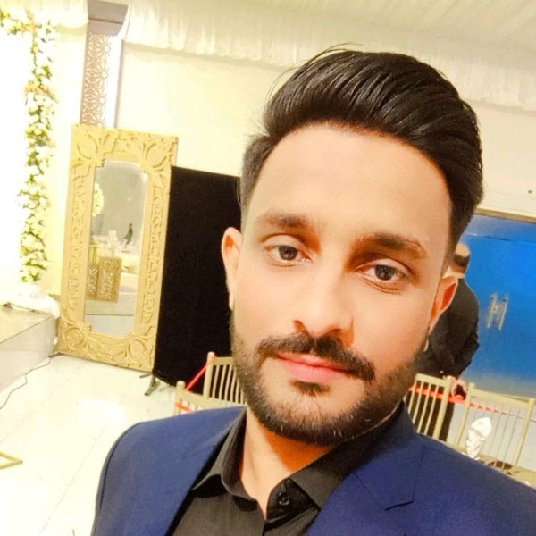 Rizwan Akbar - Social media moderator - Abags and cosmetics | LinkedIn Rizwan Akbar - Social media moderator - Abags and cosmetics | LinkedIn