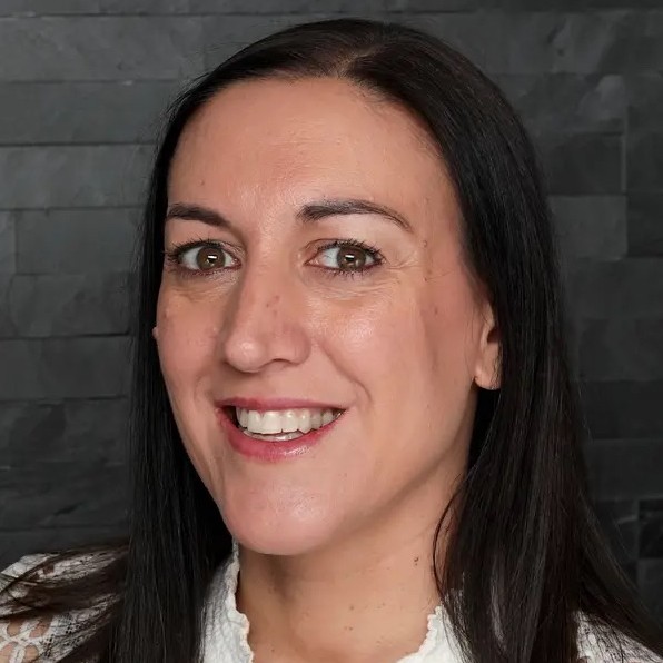 Milka Kosanovic – Vertriebsbeauftragte – PROFI Engineering Systems AG ... Milka Kosanovic – Vertriebsbeauftragte – PROFI Engineering Systems AG ...