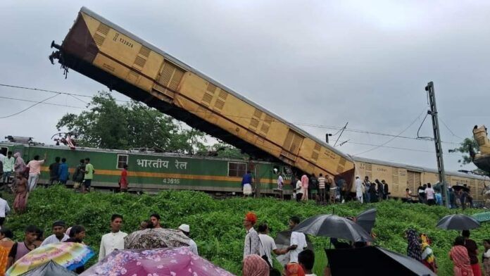 Desmond Muyukha on LinkedIn: Eight Dead After Two Trains Collide in ... Desmond Muyukha on LinkedIn: Eight Dead After Two Trains Collide in ...