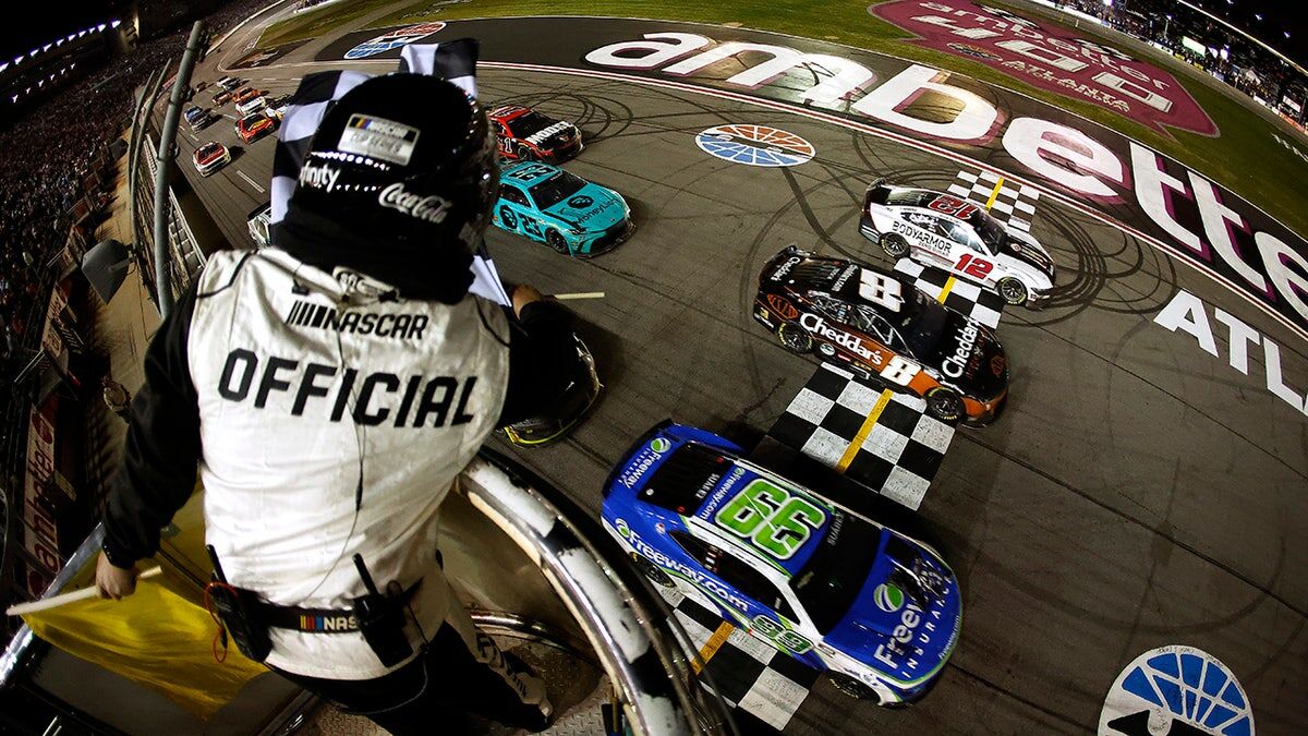 Sanal Kappakkuth on LinkedIn: Daniel Suárez edges Ryan Blaney, Kyle ... Sanal Kappakkuth on LinkedIn: Daniel Suárez edges Ryan Blaney, Kyle ...