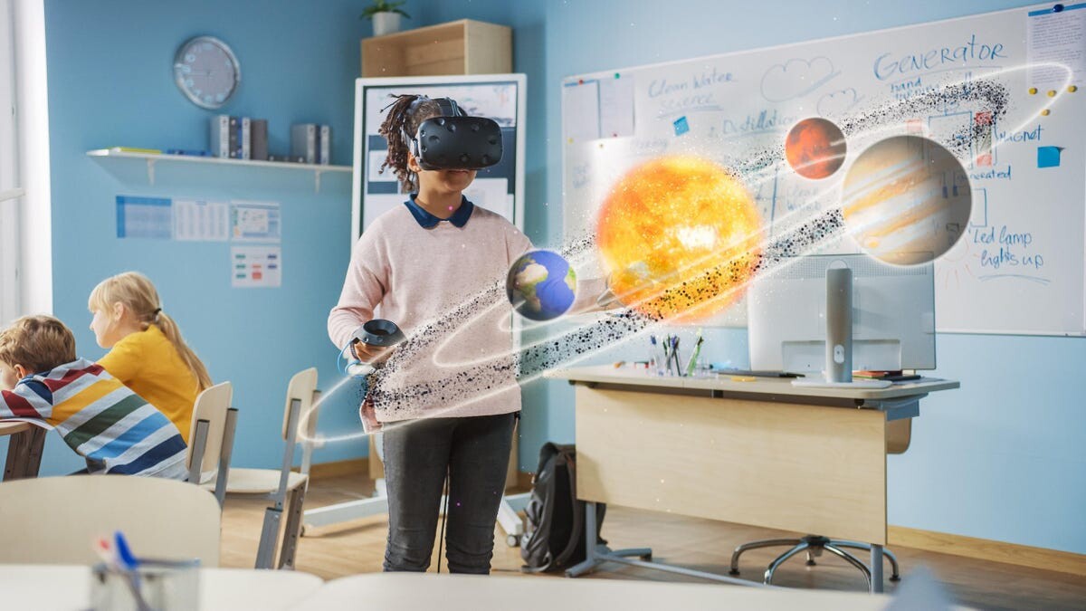 Virtual Reality (VR) and Augmented Reality (AR) in Education Technology Virtual Reality (VR) and Augmented Reality (AR) in Education Technology