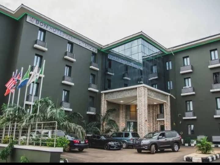 Alleged structural defect: Enugu Govt seals Bon Platinum Hotel Alleged structural defect: Enugu Govt seals Bon Platinum Hotel