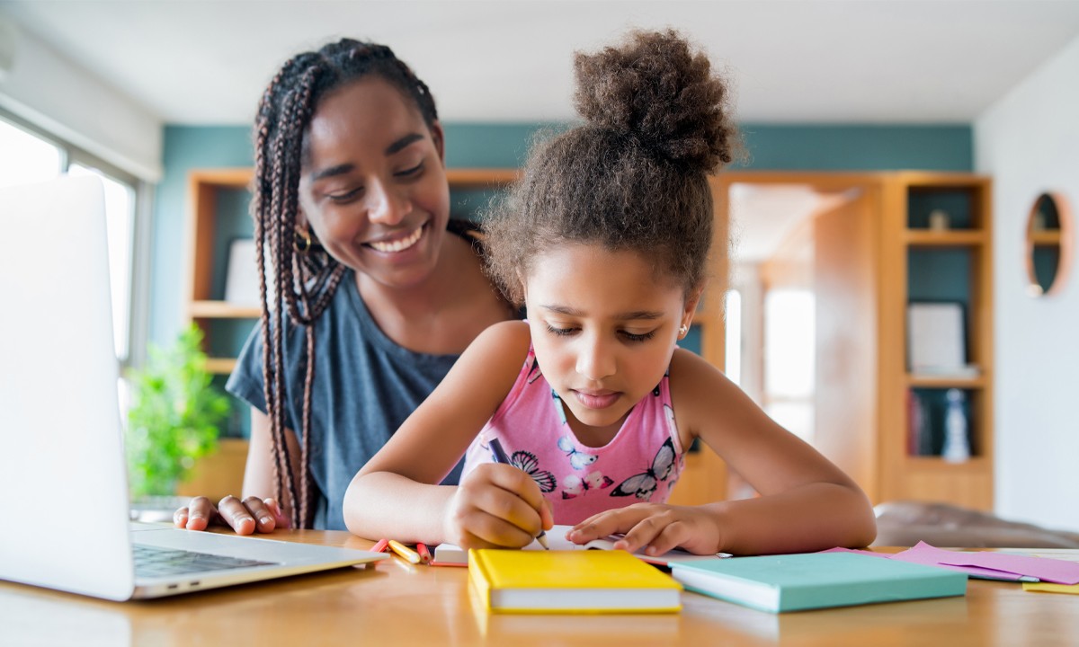Online Learning for School Kids: Comparing Traditional School and ... Online Learning for School Kids: Comparing Traditional School and ...