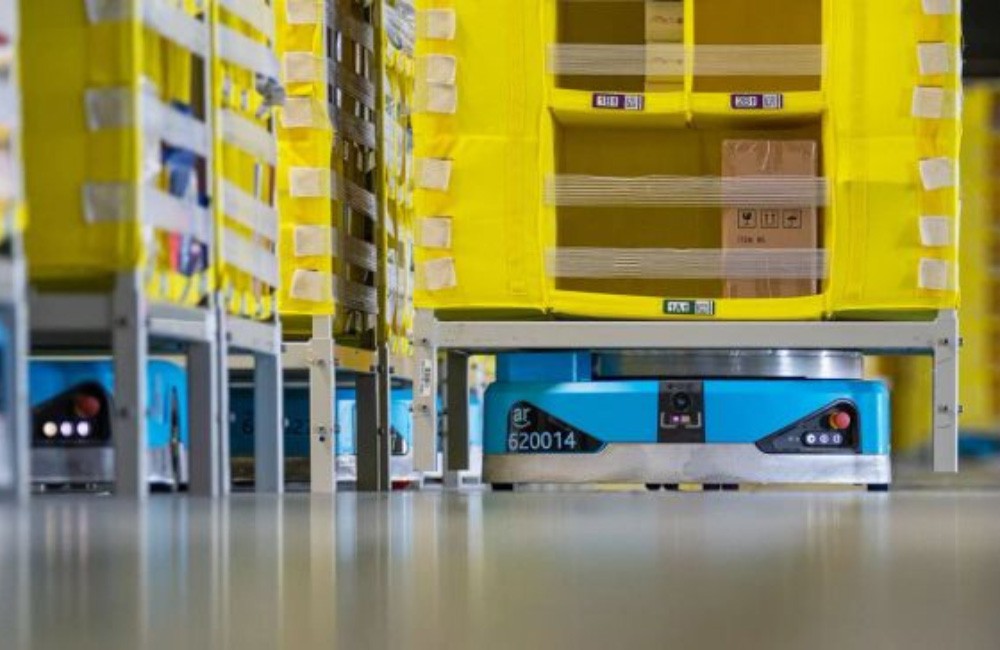 Amazon Unveils Its First Fully Autonomous Mobile Robot Amazon Unveils Its First Fully Autonomous Mobile Robot