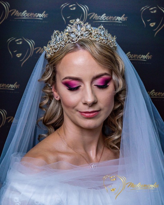 Unveiling the Magic: Bridal Makeup Artists in Oxfordshire Unveiling the Magic: Bridal Makeup Artists in Oxfordshire