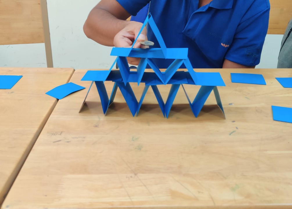 Efficiently Integrating CAS into IBDP Teaching Efficiently Integrating CAS into IBDP Teaching