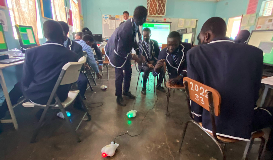 Learning from teaching robotics in Zimbabwe Learning from teaching robotics in Zimbabwe