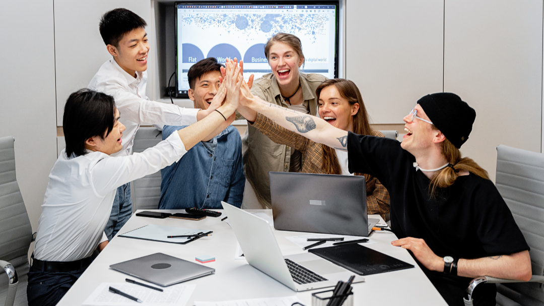 MICROSOFT 365 VERSUS GOOGLE WORKSPACE MICROSOFT 365 VERSUS GOOGLE WORKSPACE