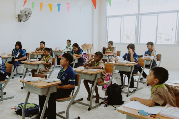 Tackling gender bias in school Tackling gender bias in school