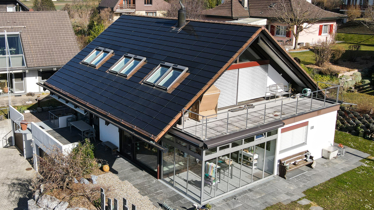 Fotovoltaico integrato: soluzioni possibili per il miglior impatto estetico Fotovoltaico integrato: soluzioni possibili per il miglior impatto estetico