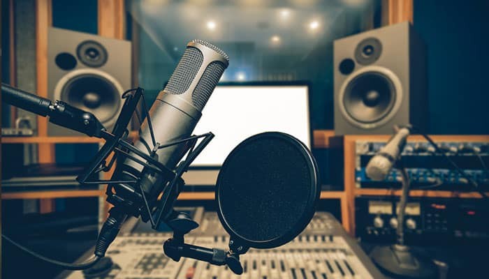 Deciding between voice-over or dubbing? Deciding between voice-over or dubbing?