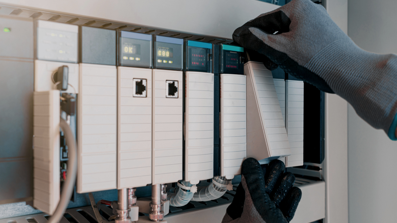 Unlocking the Door to Programmable Logic Controllers (PLCs): Your Step ... Unlocking the Door to Programmable Logic Controllers (PLCs): Your Step ...