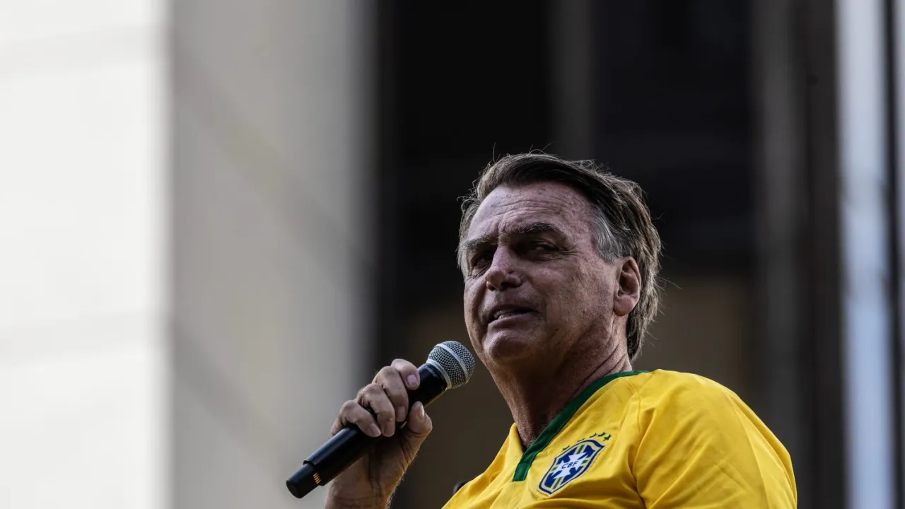Moraes nega recurso contra decisão do TSE que tornou Bolsonaro inelegível Moraes nega recurso contra decisão do TSE que tornou Bolsonaro inelegível