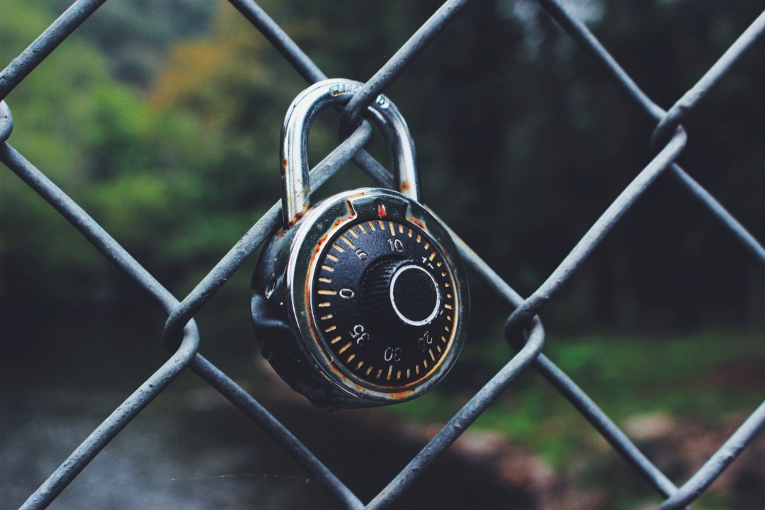 Cookies vs. Token-Based Authentication Cookies vs. Token-Based Authentication