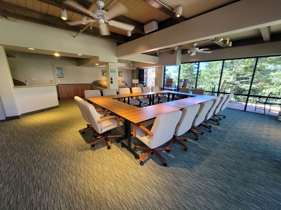 Tips for Conducting Productive Meetings That Don't Waste Time Tips for Conducting Productive Meetings That Don't Waste Time