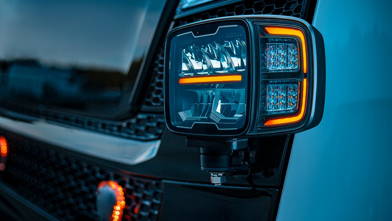 HI-LO snow plow driving light – innovation for extreme weather HI-LO snow plow driving light – innovation for extreme weather